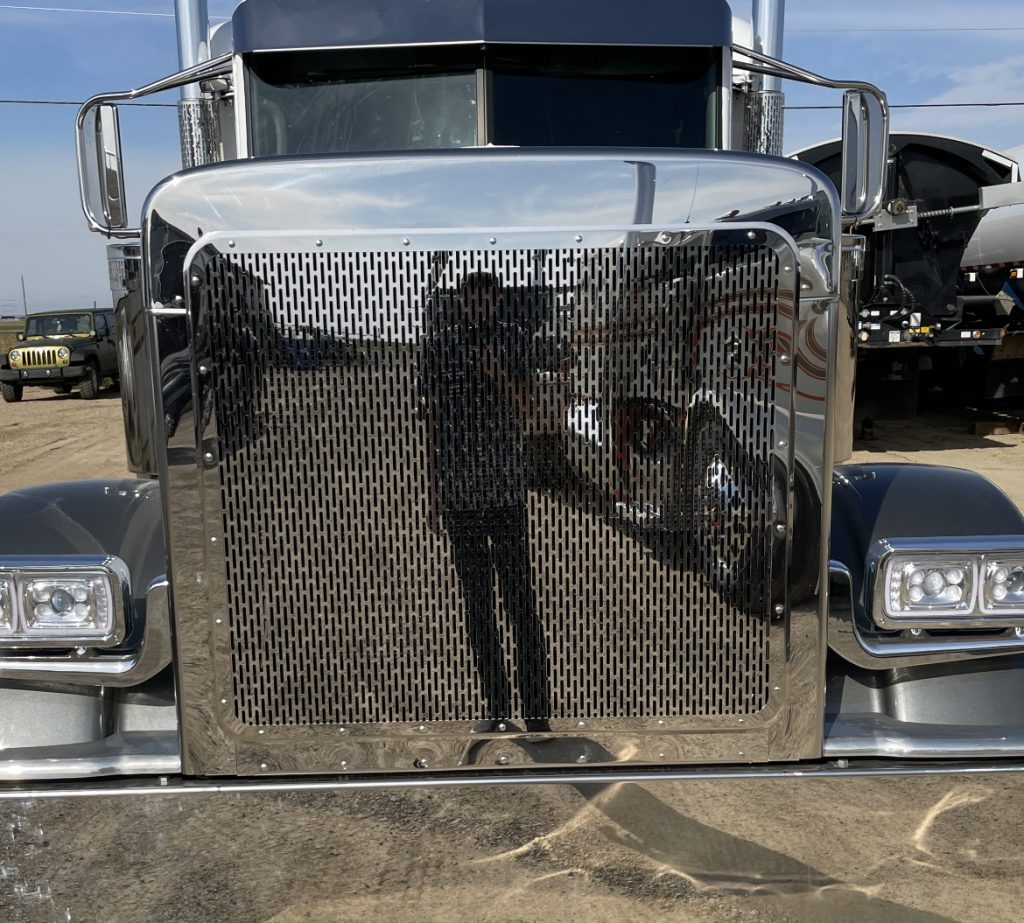 Spare Time CustomsPeterbilt 379 STYLE 389 Surround - Spare Time Customs